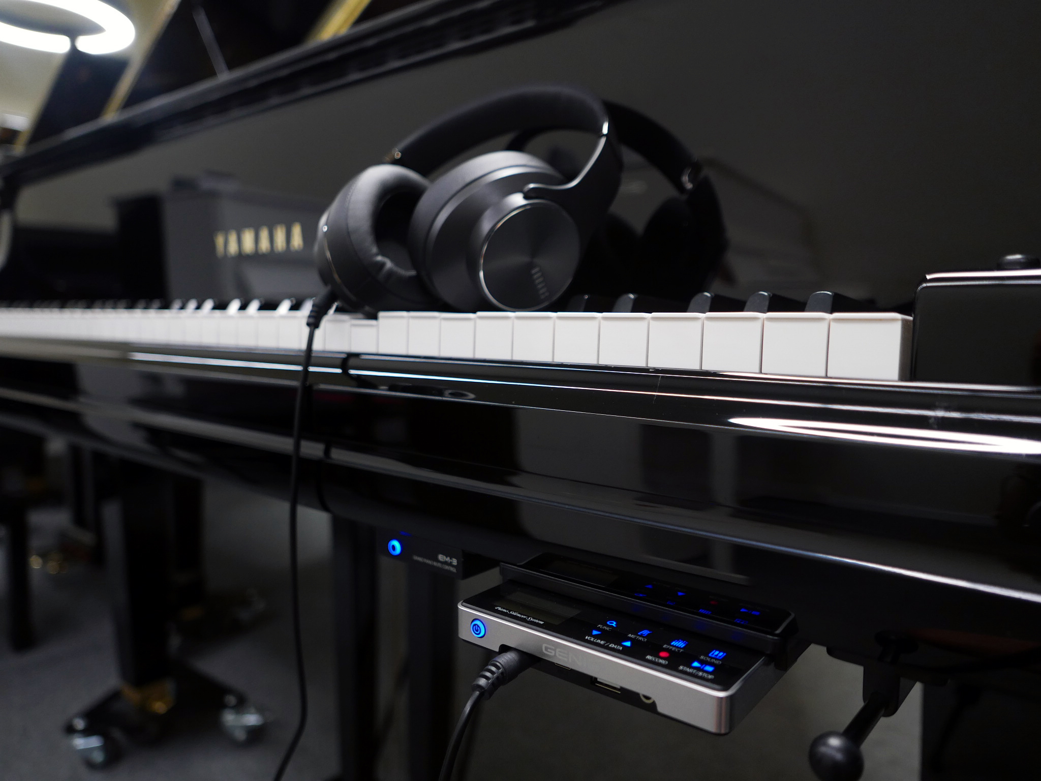 Piano De Cola Yamaha Gc1 Silent De Segunda Mano| Hinves Pianos