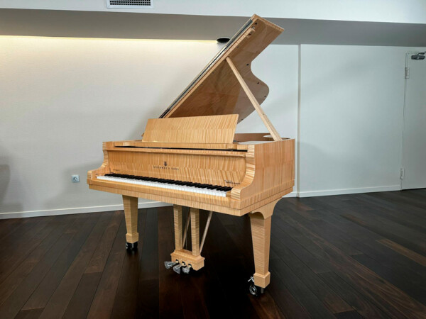La elegancia de la madera de sycamore europeo: cómo un piano se ...