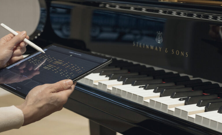 Steinway Spirio - Hinves Pianos